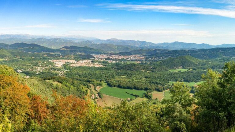 Qué ver y hacer en La Garrotxa: volcanes, pueblos y naturaleza